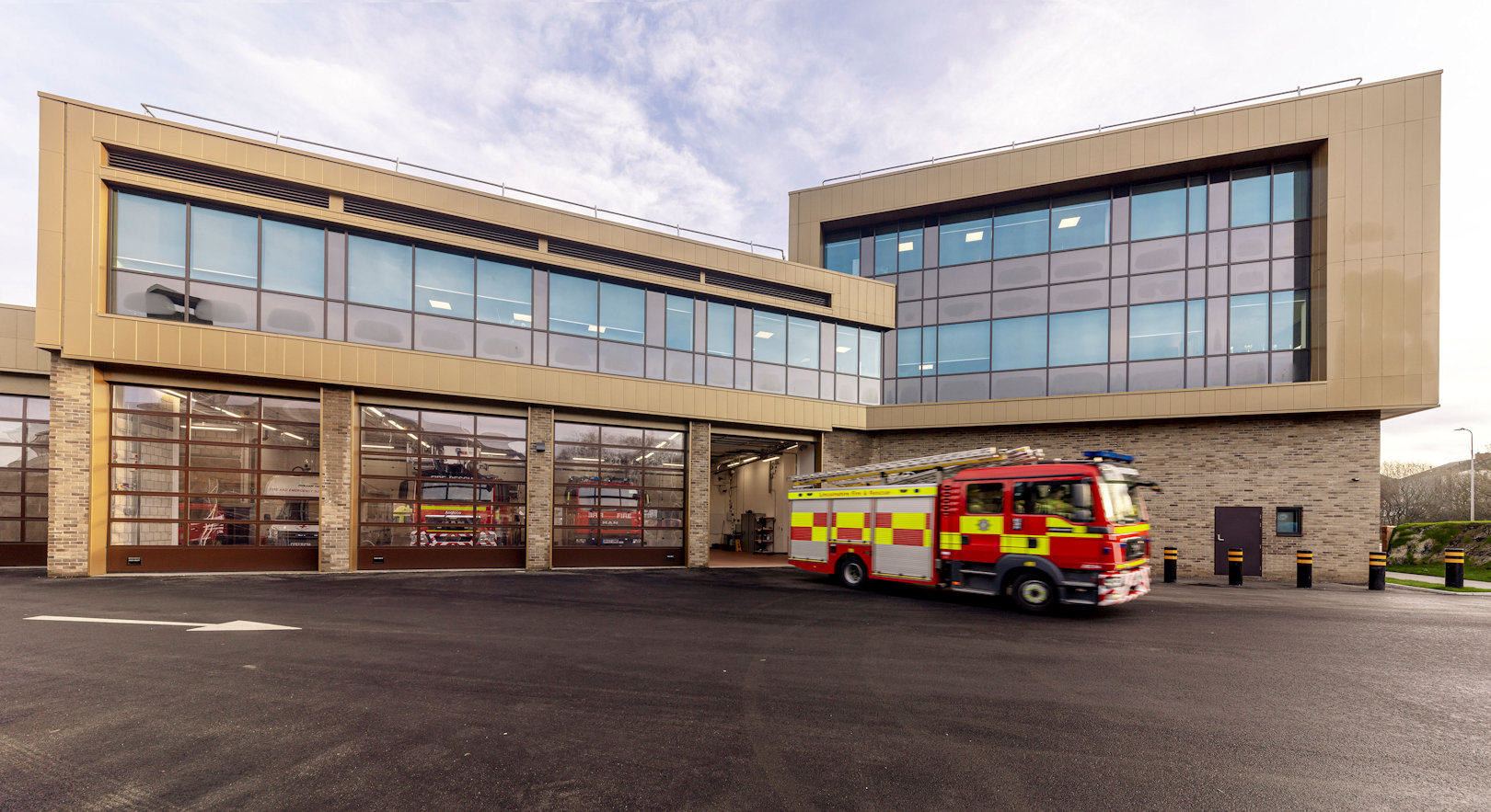 Blue light emergency services | Willmott Dixon